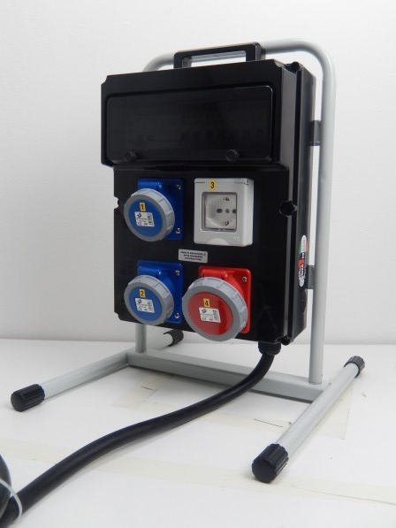 QUADRO MEDIUM 10 KW - 1 presa CEE 16A trifase con neutro, 2 prese CEE ...